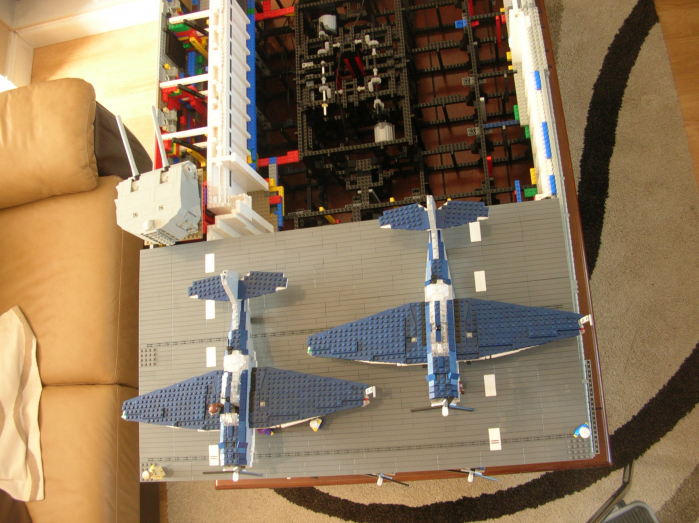 La portaerei USS Intrepid in versione LEGO | Lega Nerd