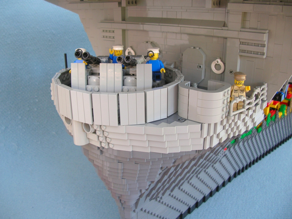 La portaerei USS Intrepid in versione LEGO | Lega Nerd