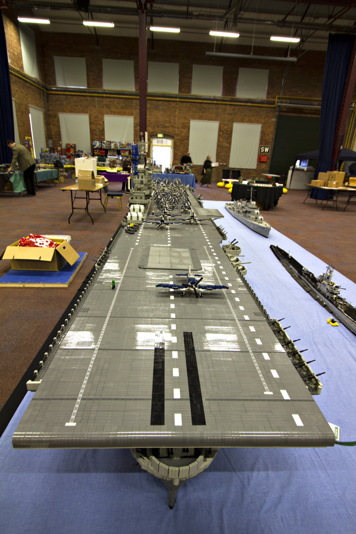 La portaerei USS Intrepid in versione LEGO | Lega Nerd