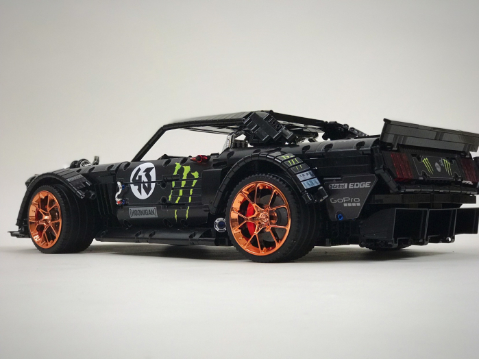 La Ford Mustang Hoonicorn di Ken Block in LEGO Technic