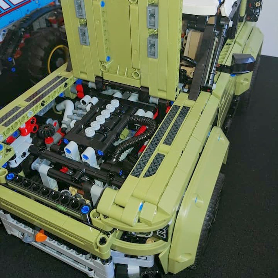 Il set LEGO Technic Land Rover Defender 42110 appare dal vivo in Ungheria | Lega Nerd