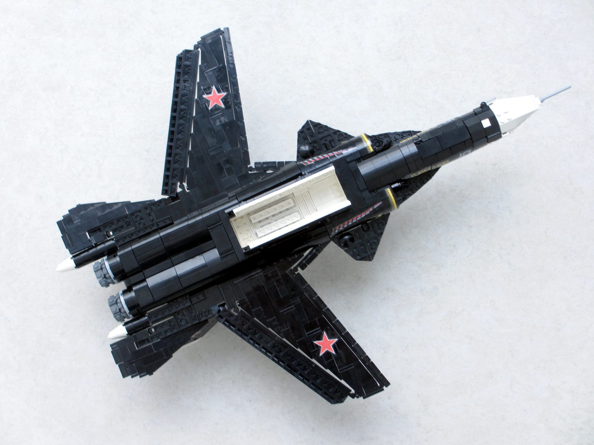 Sukhoi, la versione LEGO dell'S-37 Berkut creata da Ralph | Lega Nerd
