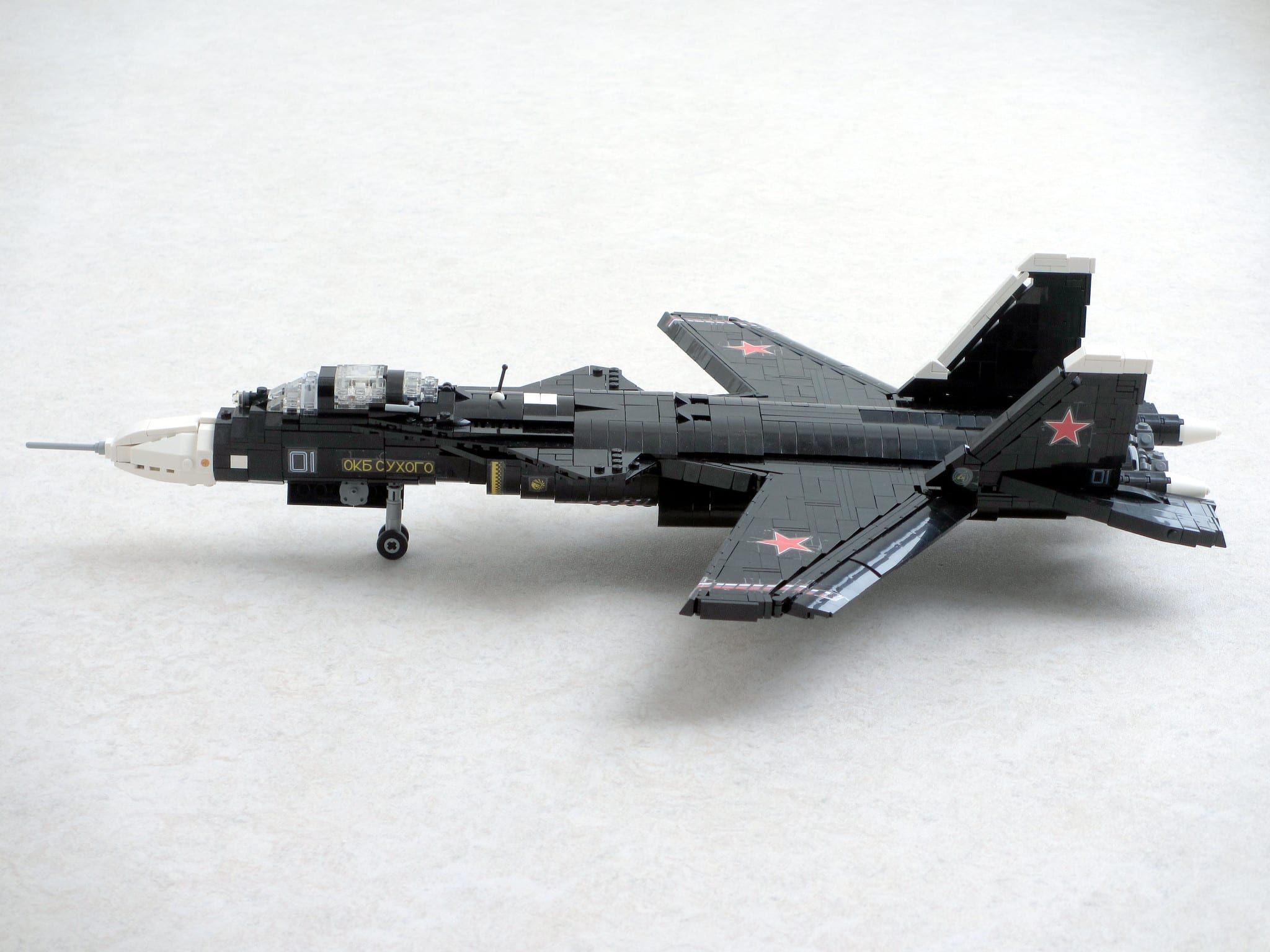 Sukhoi, la versione LEGO dell'S-37 Berkut creata da Ralph | Lega Nerd