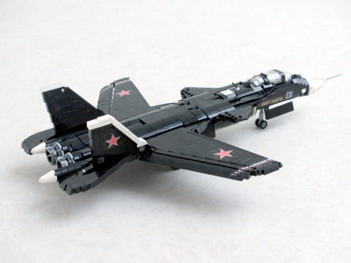 Sukhoi, la versione LEGO dell'S-37 Berkut creata da Ralph | Lega Nerd