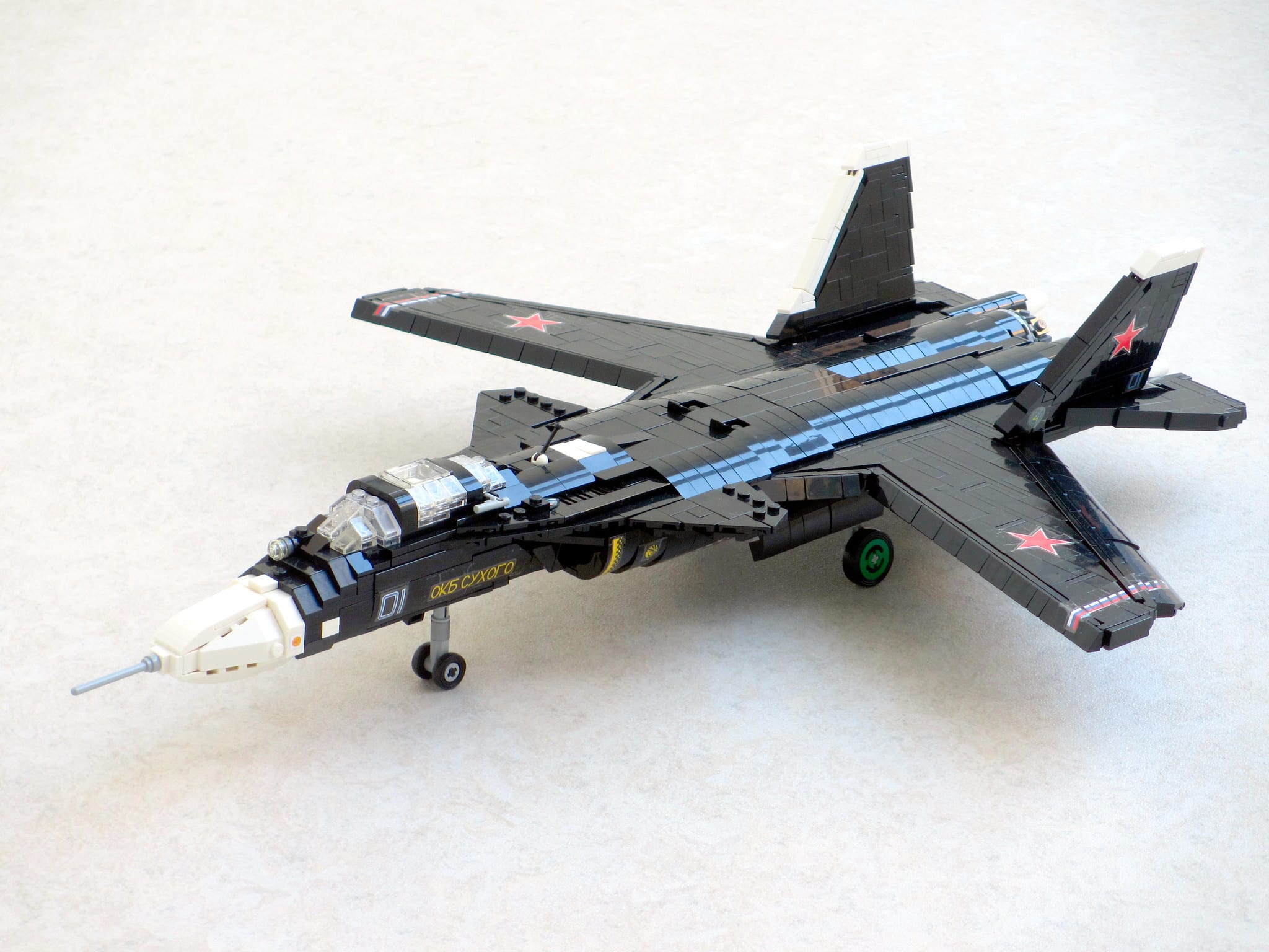 Sukhoi, la versione LEGO dell'S-37 Berkut creata da Ralph | Lega Nerd