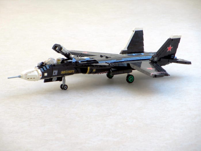Sukhoi, la versione LEGO dell'S-37 Berkut creata da Ralph | Lega Nerd