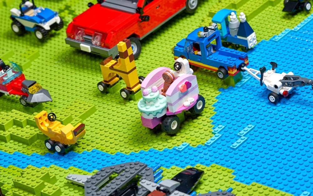 LEGO Rebuild The World: svelato il gigantesco mappamondo con le ...