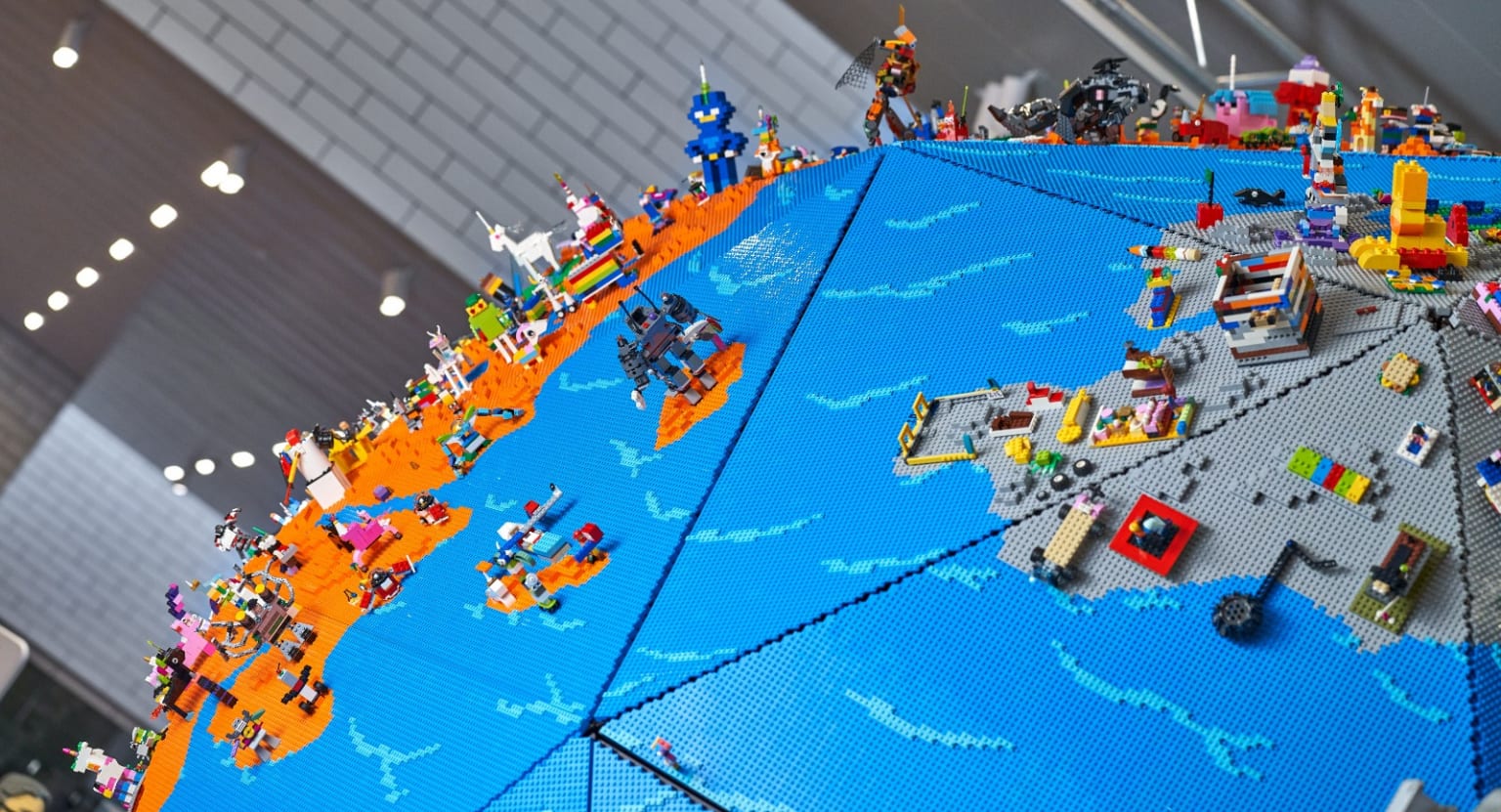LEGO Rebuild The World: svelato il gigantesco mappamondo con le ...