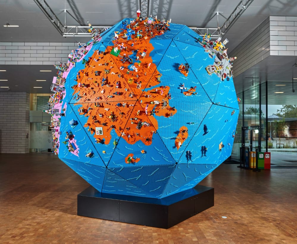 LEGO Rebuild The World: svelato il gigantesco mappamondo con le ...