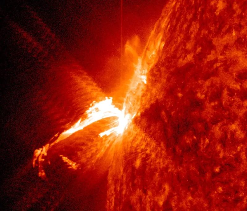 Esplosione solare potente: in Sud America scatta il blackout radio ...